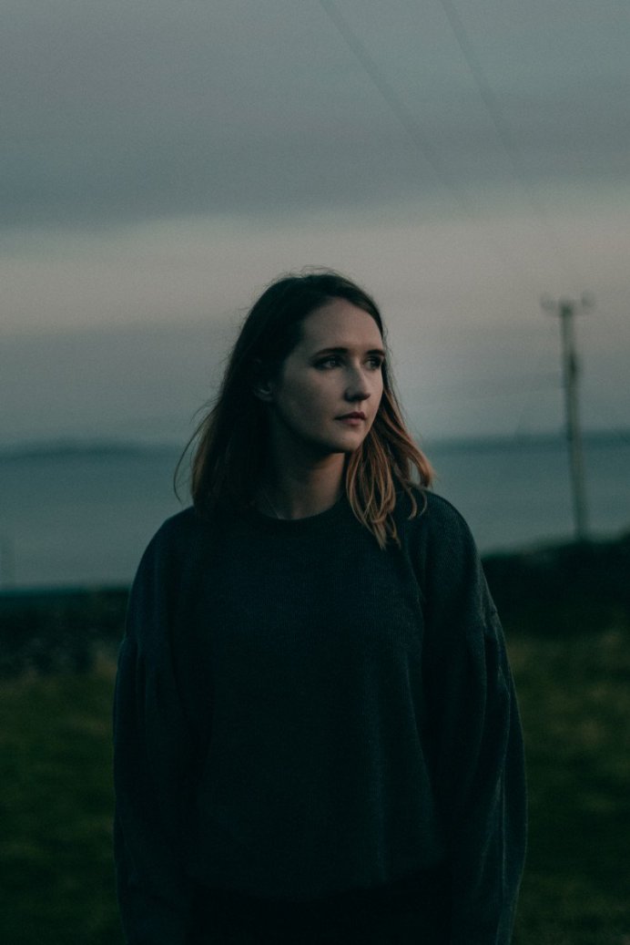 Lilla Vargen shares cliffhanger "Hold On" and promises a brilliant EP ...