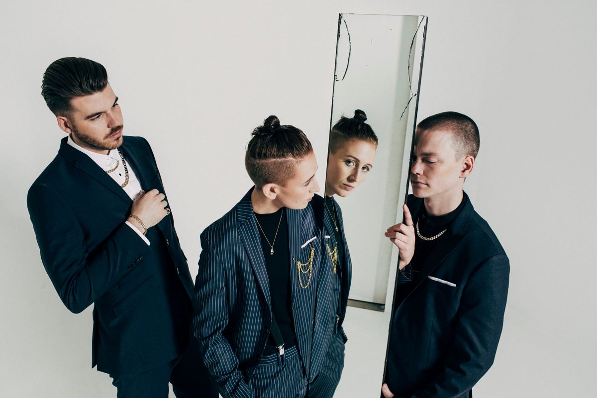 Vök's first track since 2017's 'Figure' is titled "Autopilot". # ...